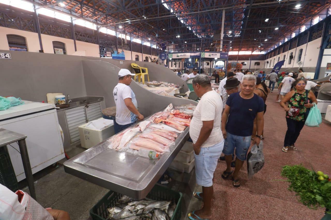 Trabalhadores celebram entrega do novo Mercado de Peixe, no Ver-o-Peso ...