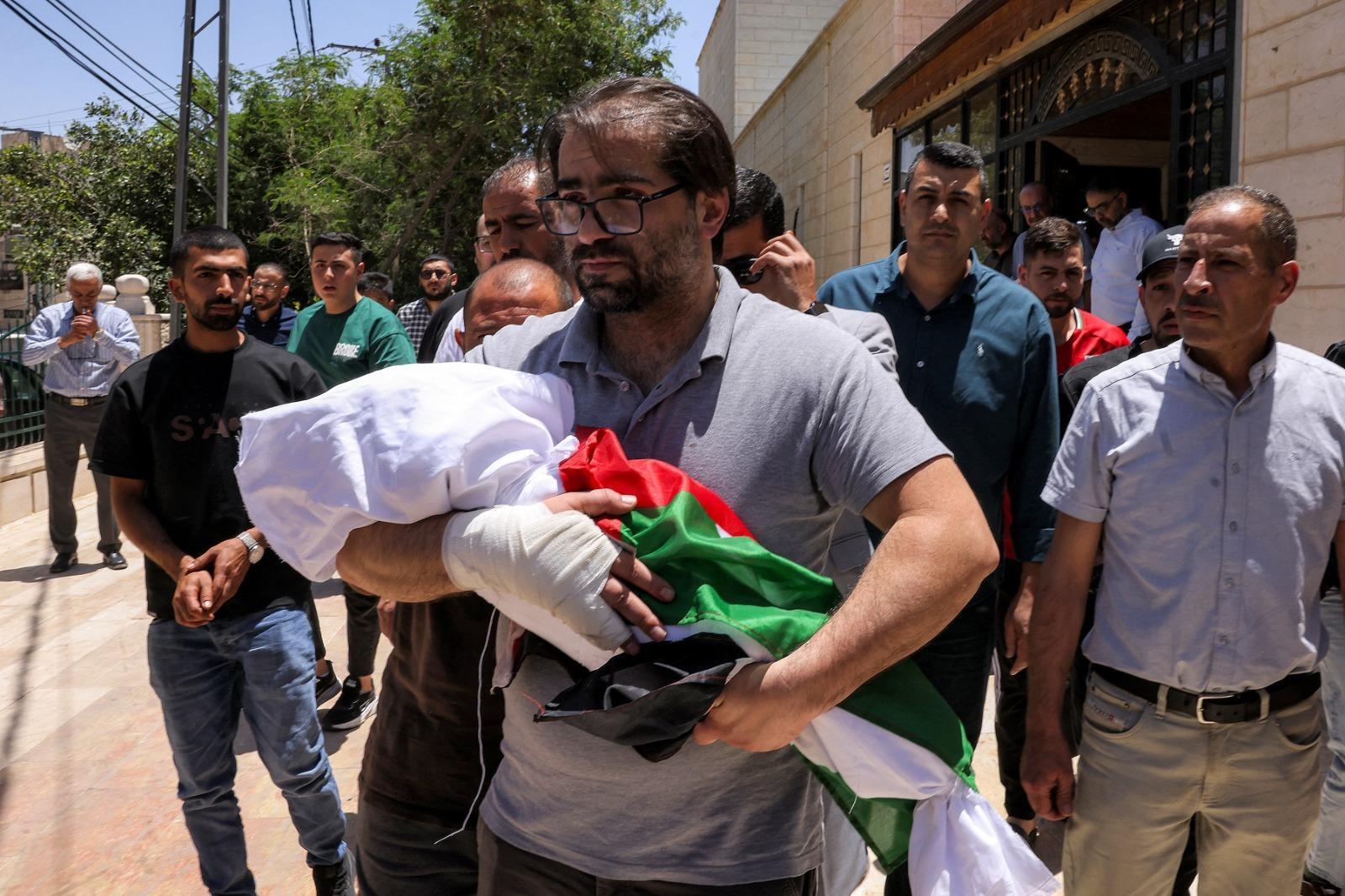 Soldados israelenses matam bebê palestino morre após atirarem contra ...