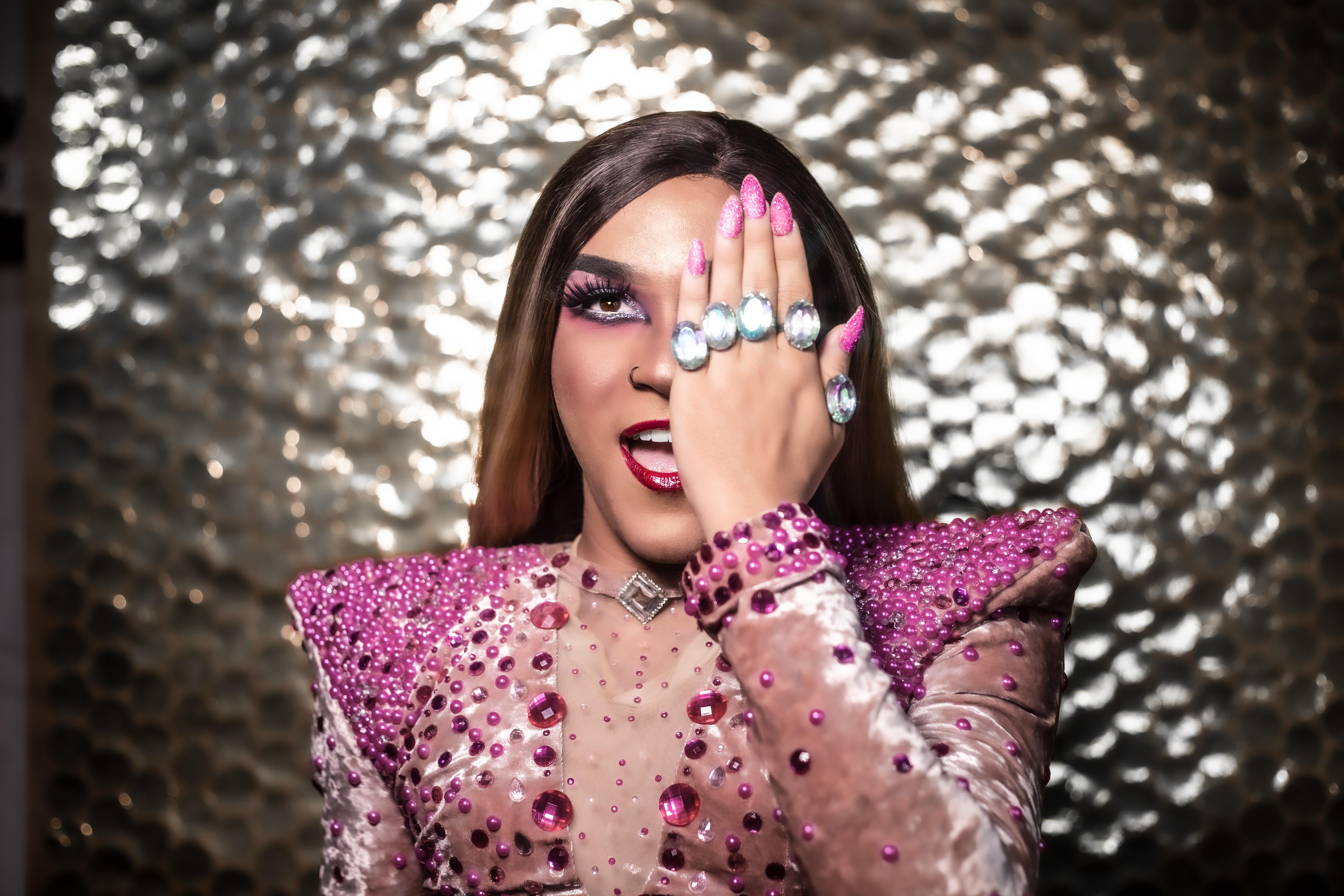 Inspirada em Joelma e Valéria Paiva, Tiffany Boo lança single com ...