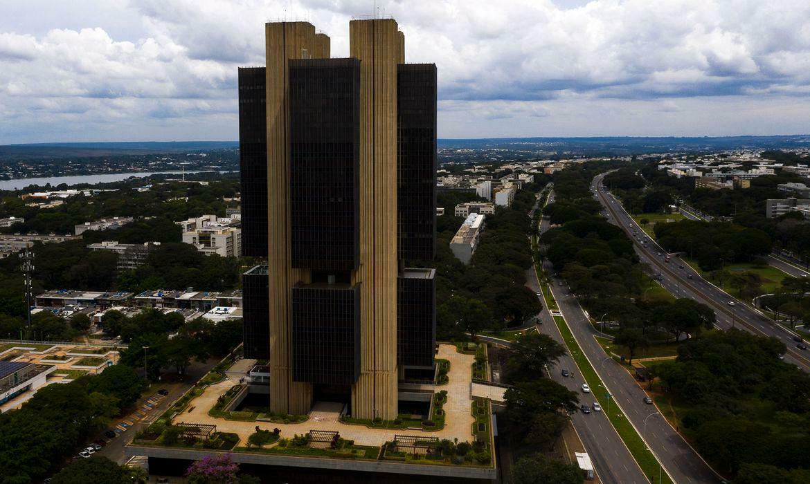 BC: Copom reduz taxa Selic em 0,25 ponto porcentual, como esperado pelo ...