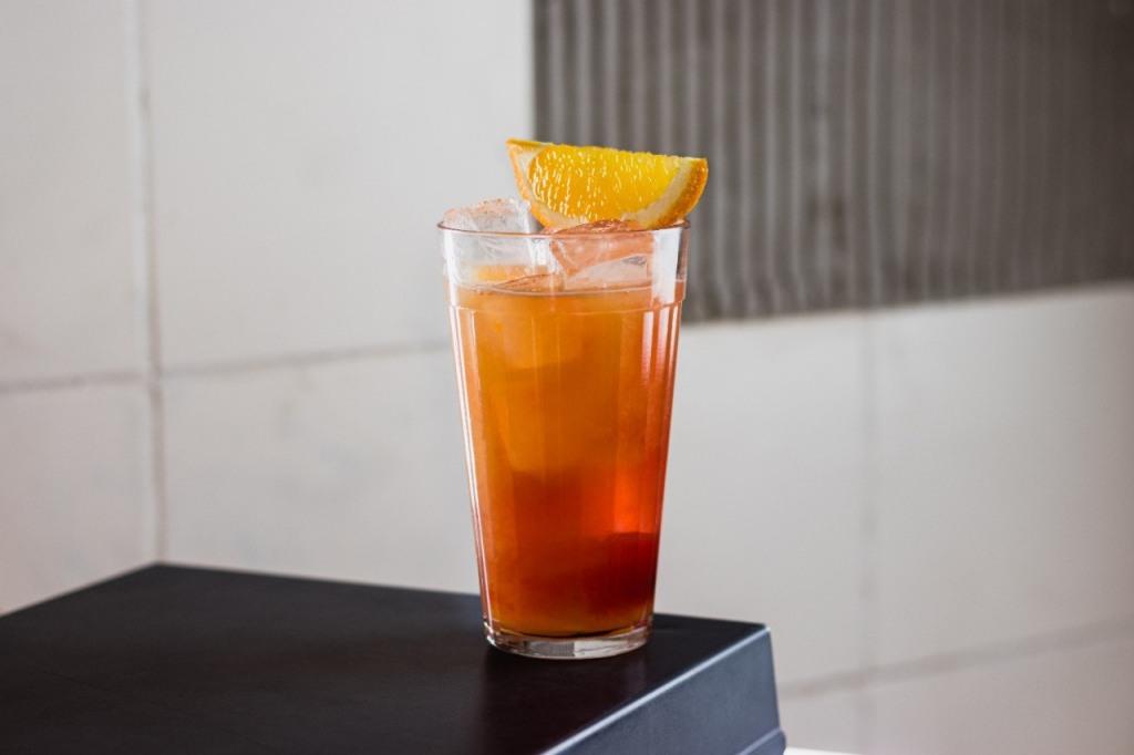 Coquetel: veja como fazer o Garibaldi, drink rápido e amargo | Receita ...