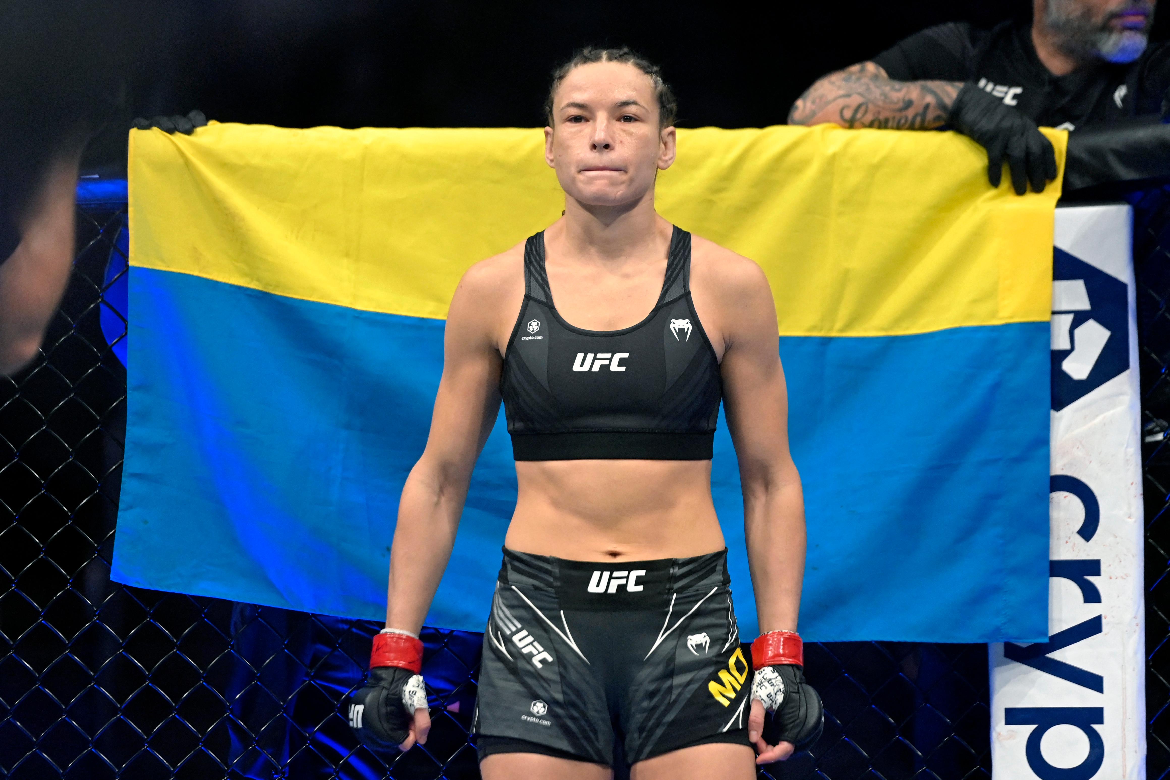 Lutadora ucraniana vence primeira disputa feminina do UFC 272 e dedica ...