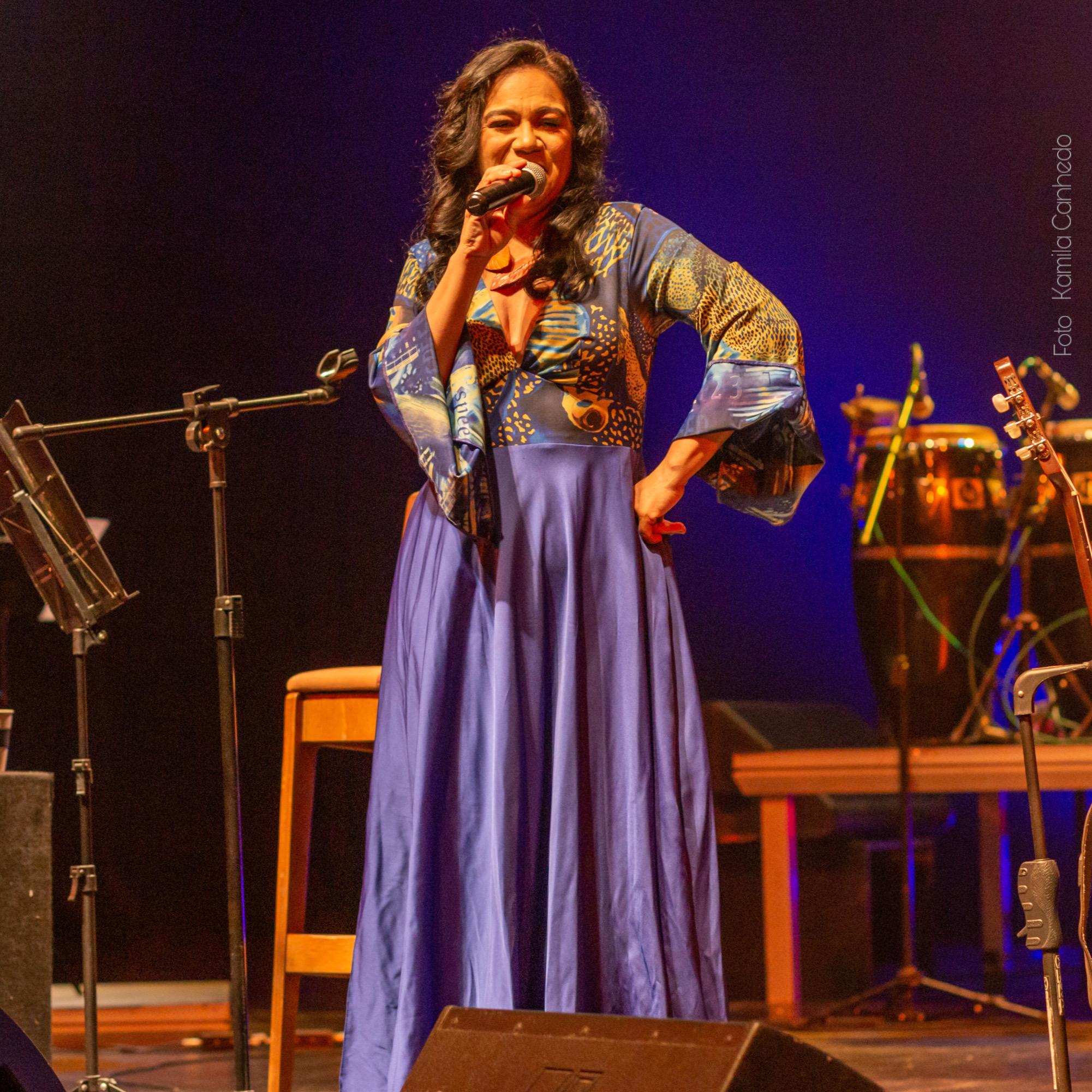 Simone Almeida festeja aniversário com programação especial | Música ...