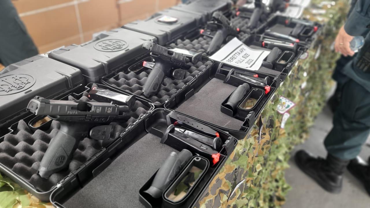 Polícia Militar do Pará recebe novos armamentos vindos da Itália ...