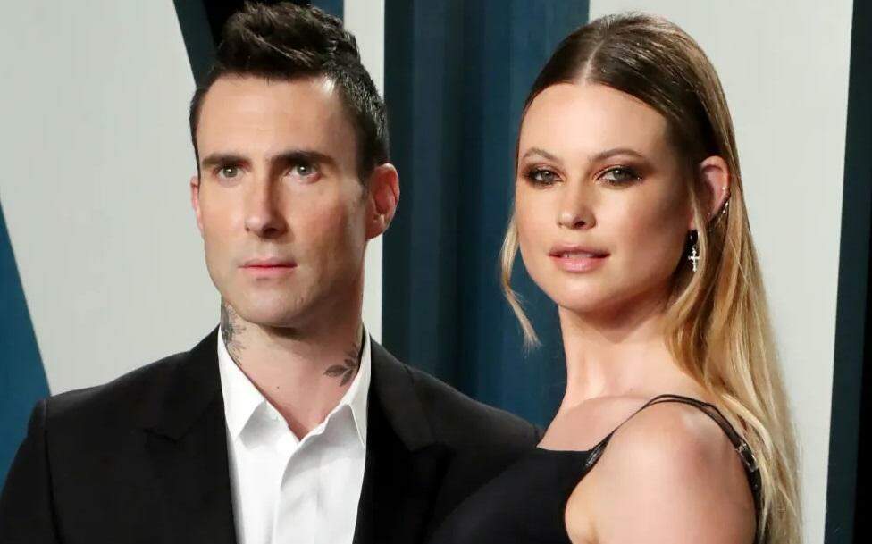 Em meio a polêmica de infidelidade, Adam Levine diz que trair é da ...