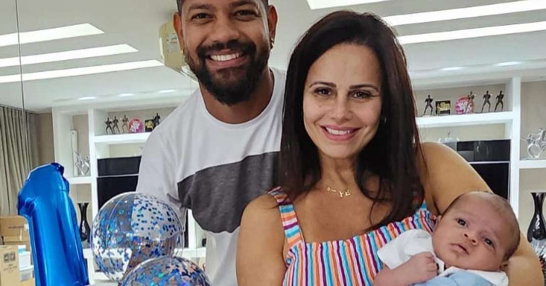 Viviane Araújo desabafa após críticas de internautas por ter duas babás ... Viviane Araújo desabafa após críticas de internautas por ter duas babás ...