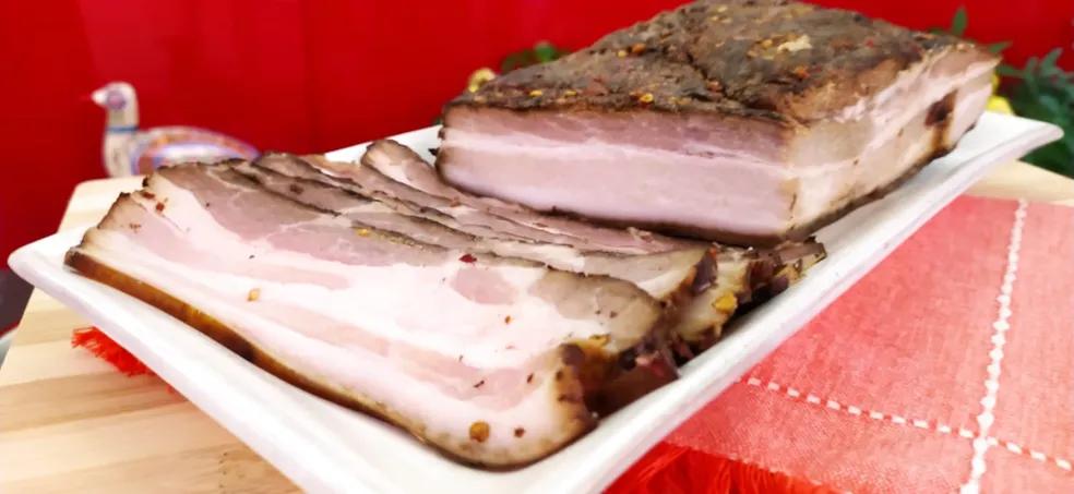 Bacon defumado caseiro é a receita de hoje (13/01) no Mais Você com Ana ...