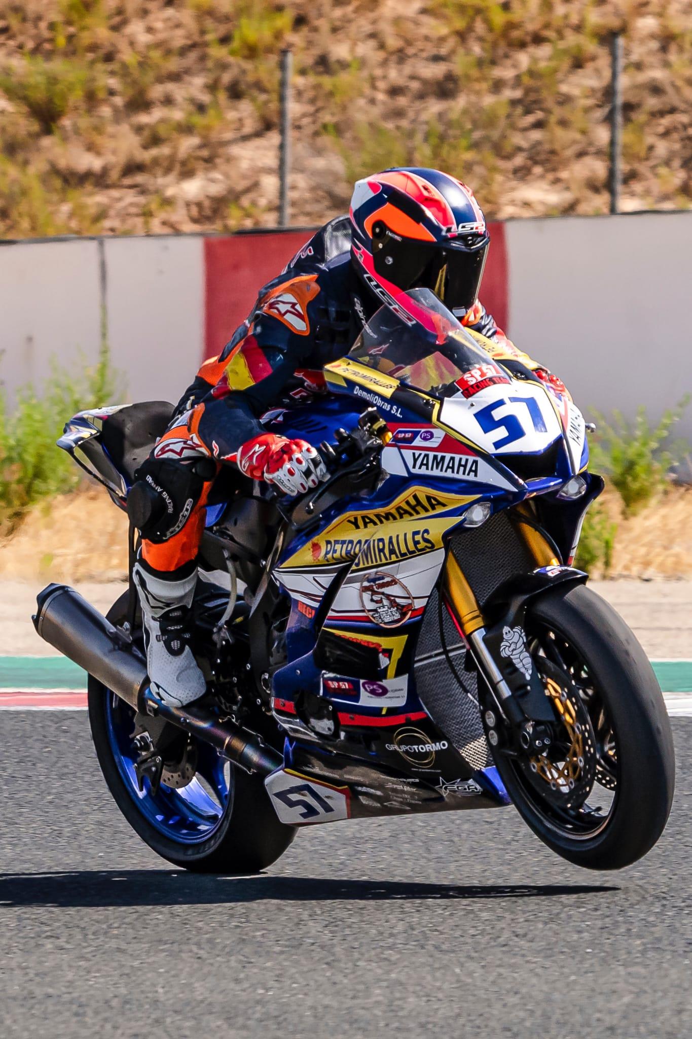 Daniel Muñoz fala sobre treinos, desafios e expectativas para as ...