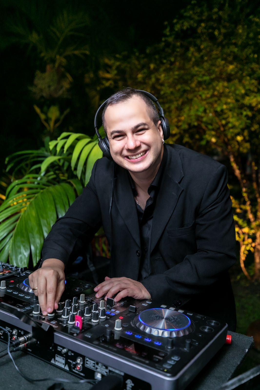 DJ Ivan Davis completa 31 anos de carreira e entra em nova fase ...