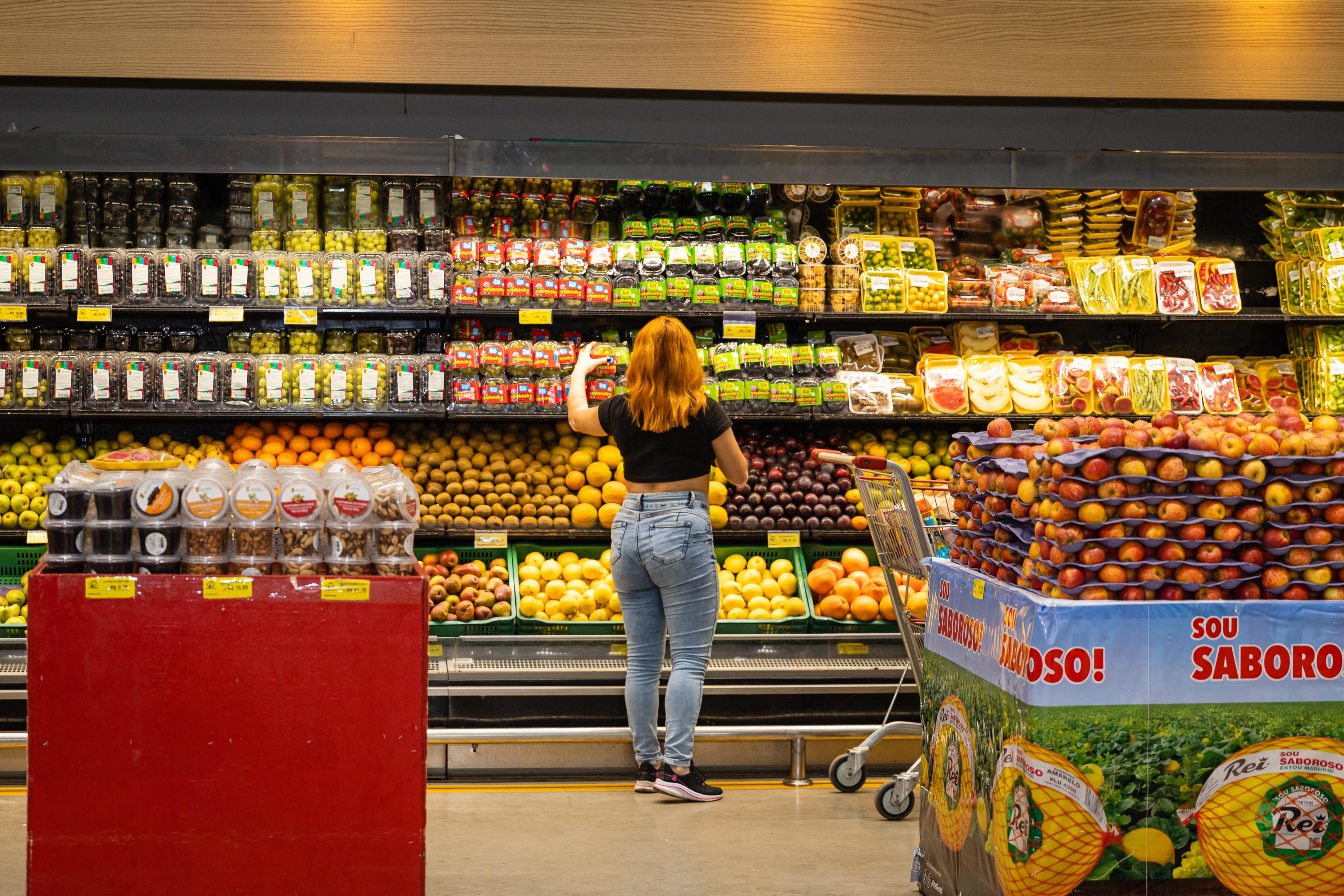 Volta às aulas: itens em oferta no supermercado Preço Baixo | Conteúdo ...