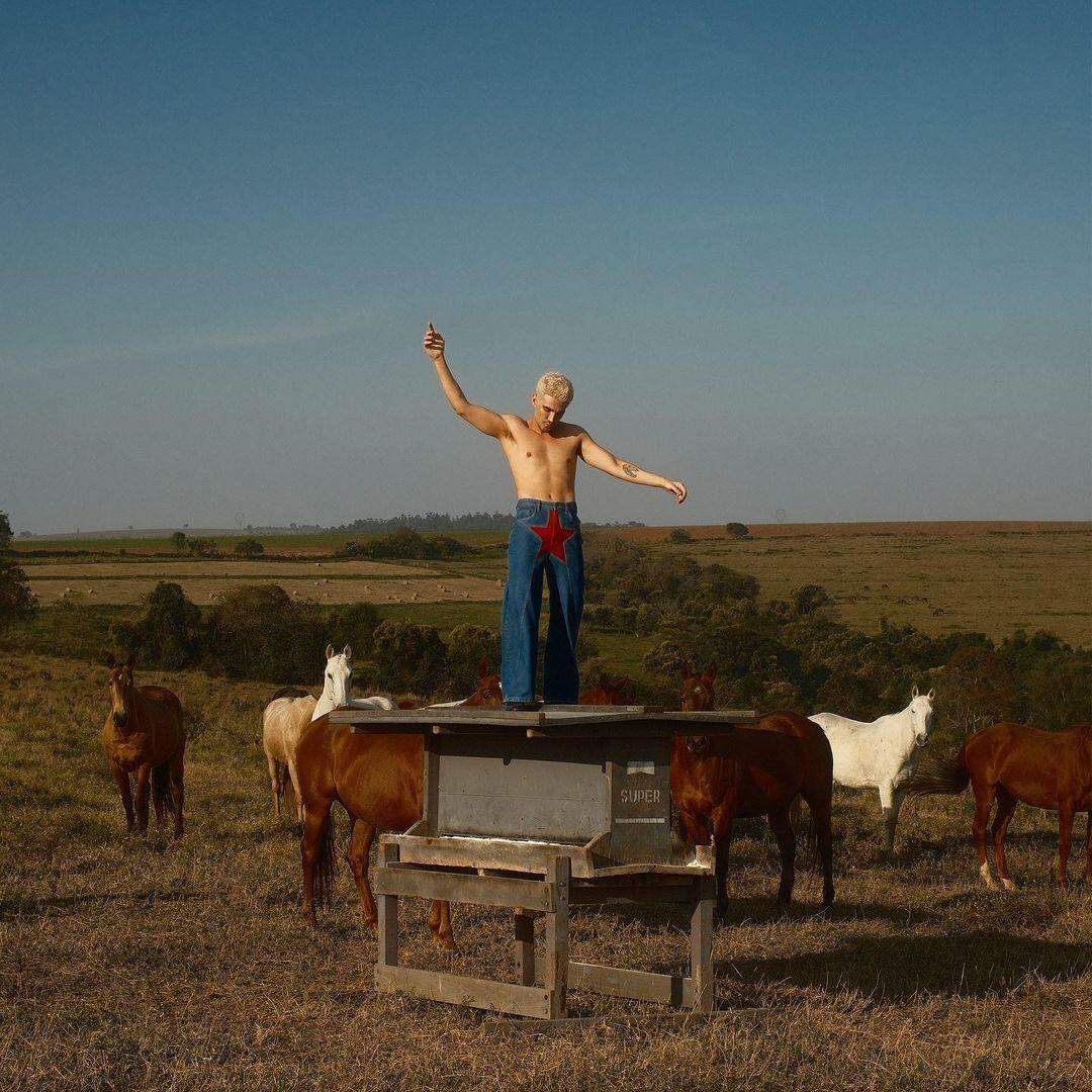 Cantor Jão divulga trailer de 'SUPER', tracklist e data de lançamento ...