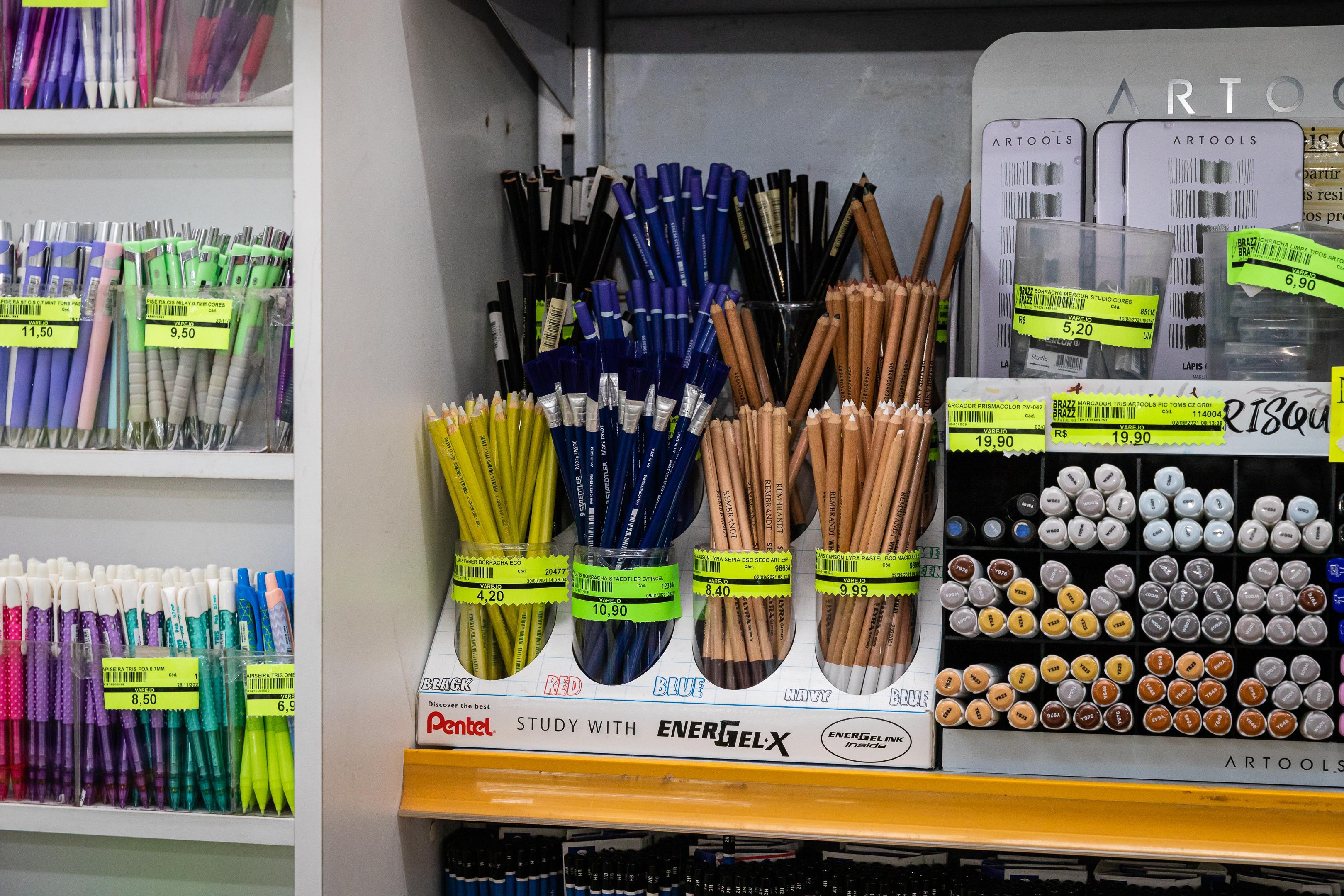 Grafite, colorido ou pastel? Brazz Brazz explica diferença entre lápis ...