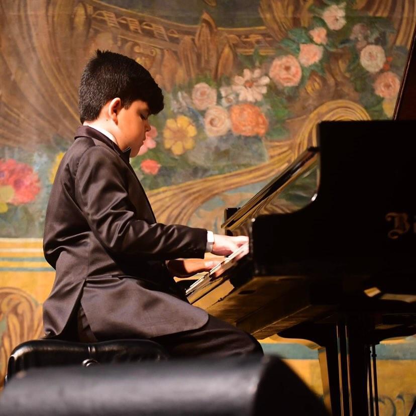 Pianista prodígio Andres Costa faz primeiro recital solo neste domingo ...