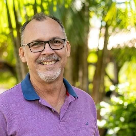 Antônio Carlos Pimentel Jr. lança novo livro sobre bastidores da ...