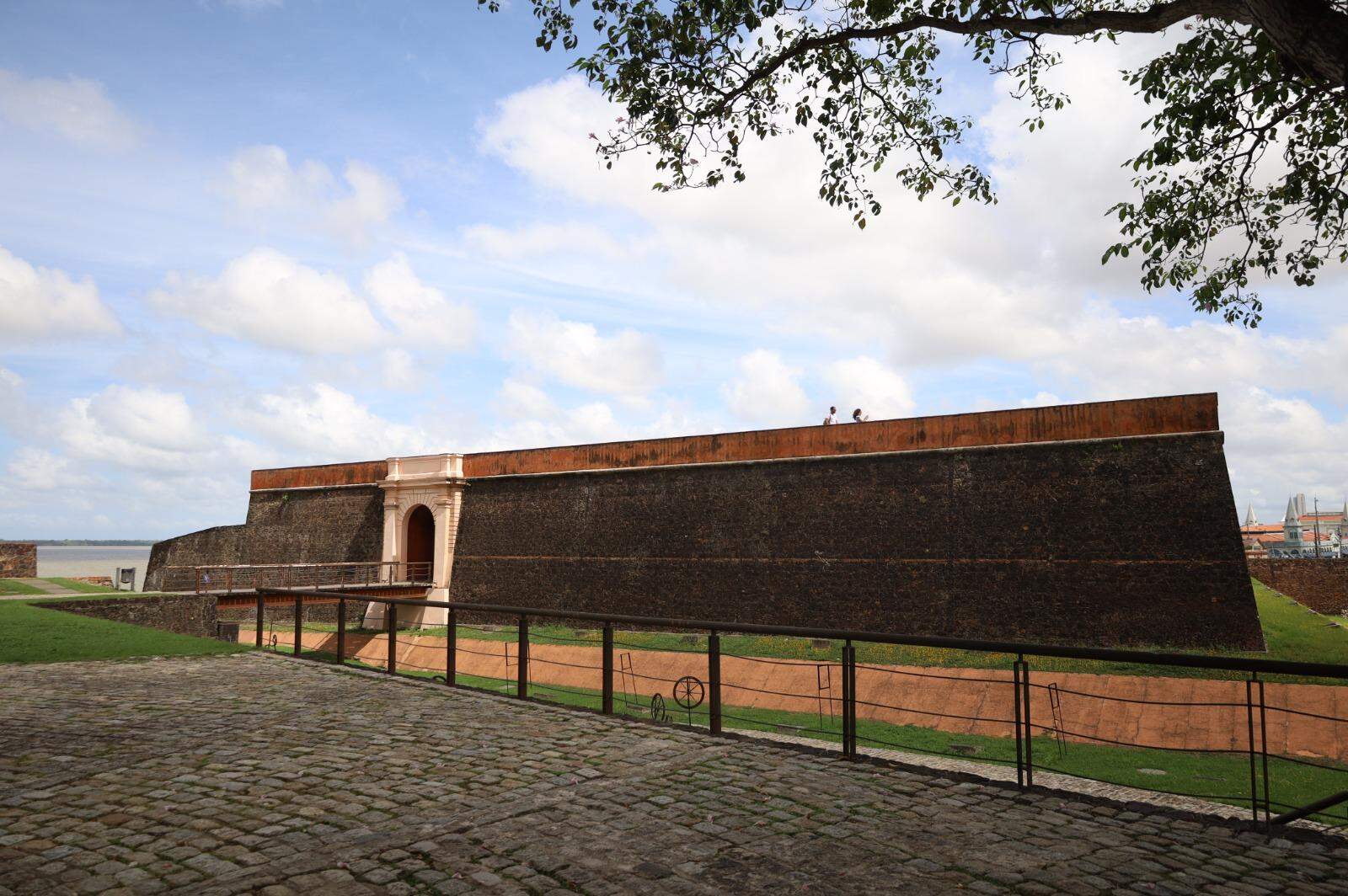 Belém 408 anos: conflitos com indígenas e fixação como polo comercial ...