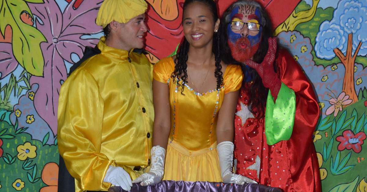 Espetáculo 'O Fantástico Mistério de Feiurinha' é encenado ... Espetáculo 'O Fantástico Mistério de Feiurinha' é encenado ...
