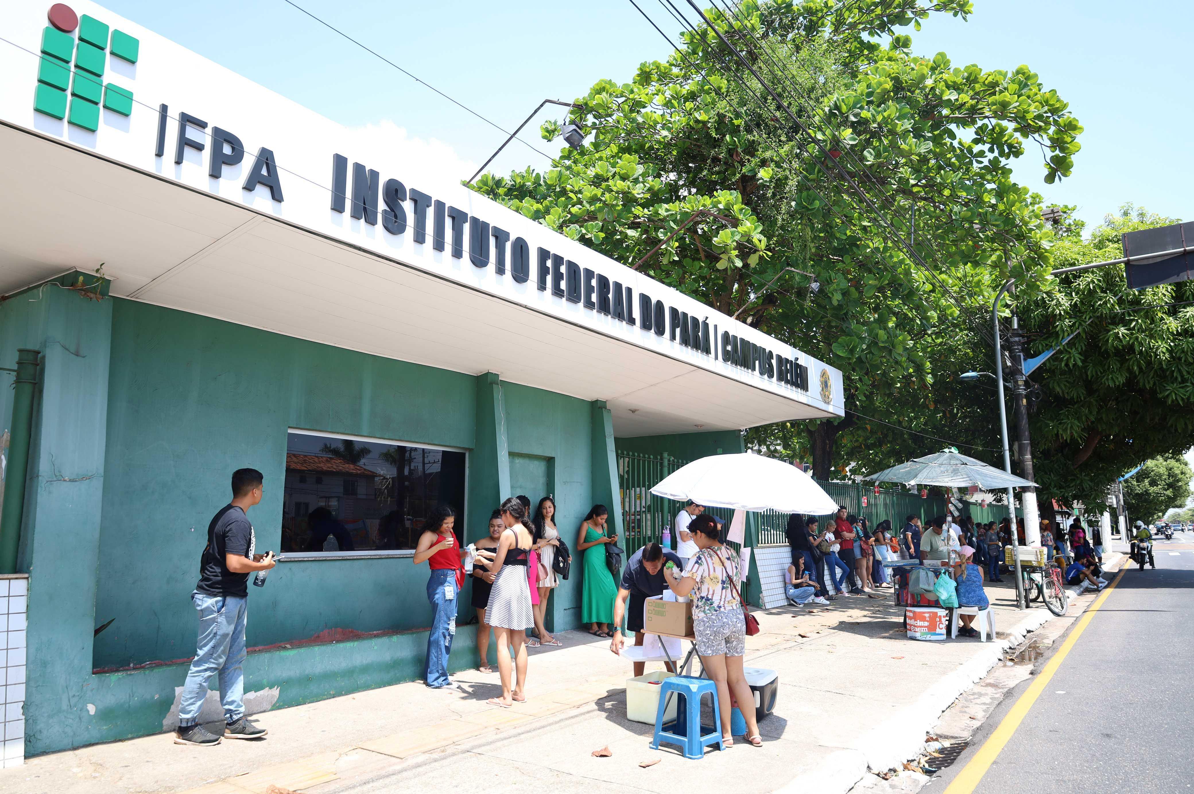 IFPA abre concurso com 180 vagas para professores com salário de até R ...