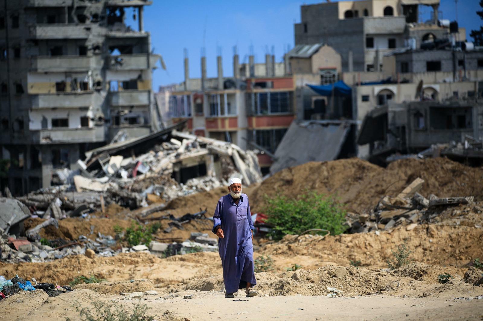 Israel lança panfletos em Gaza para que moradores sigam para o sul do ...