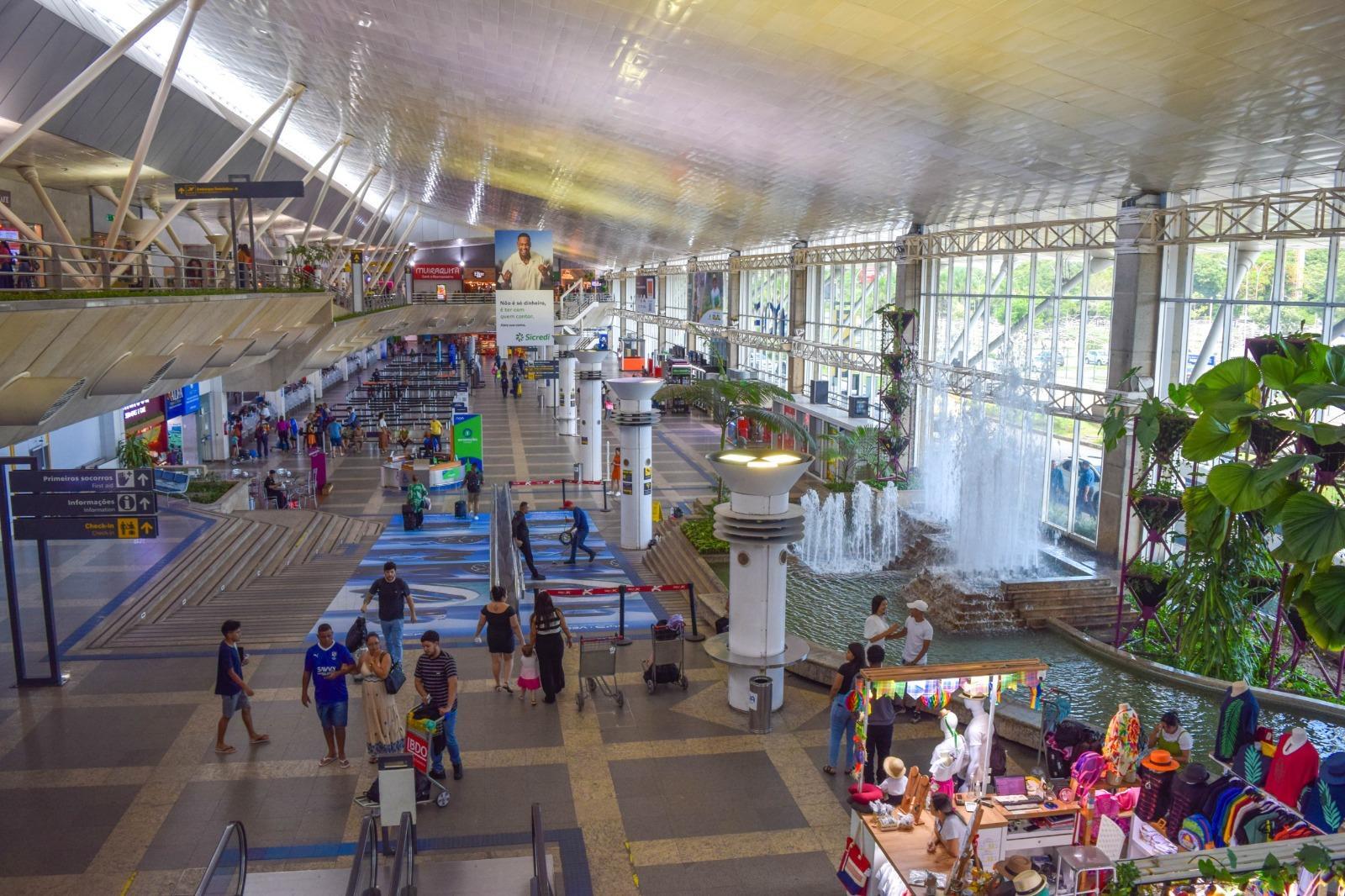 Estrangeira vive há dois meses no Aeroporto Internacional de Belém após ...
