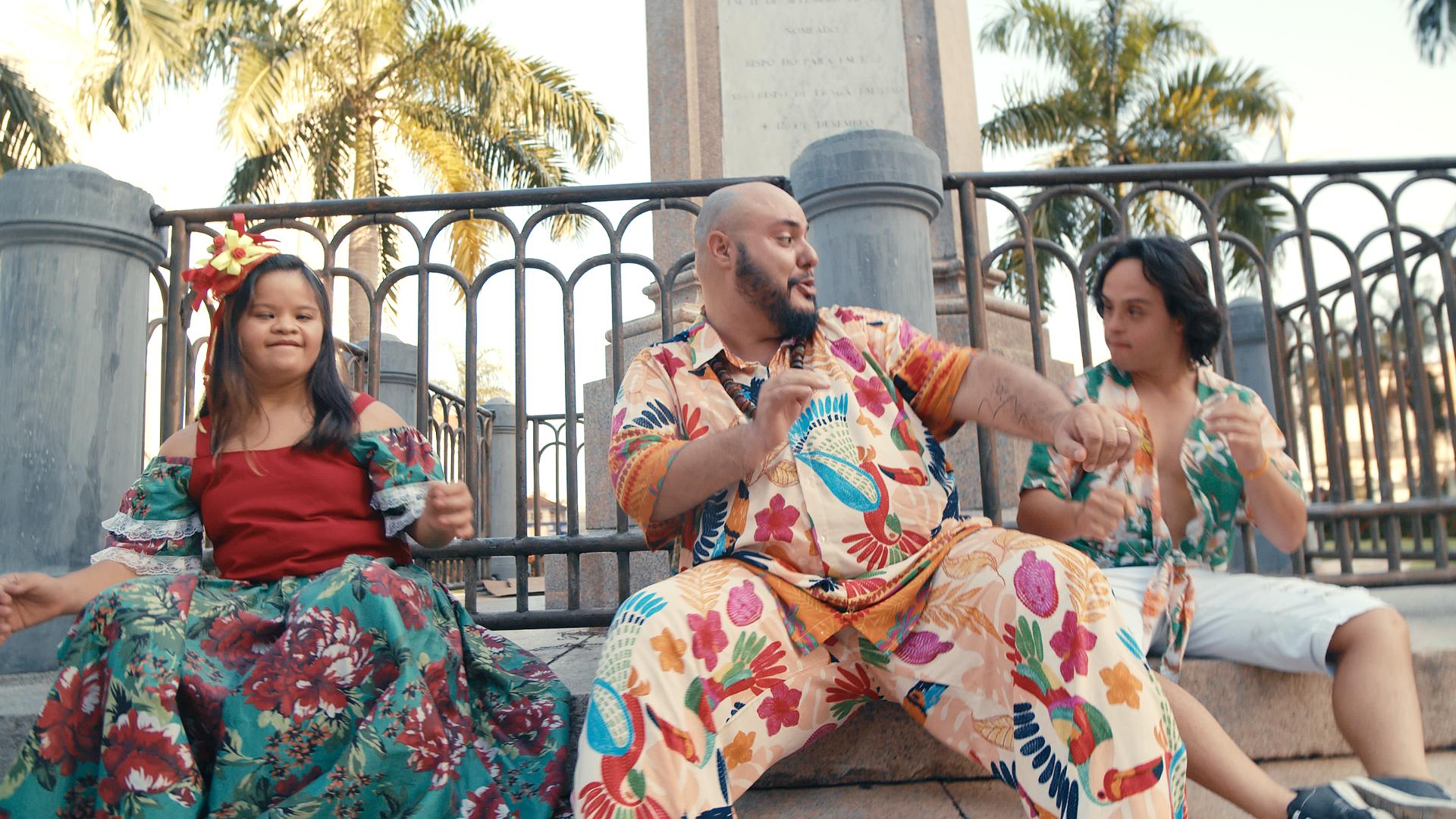 VÍDEO: Márcio Moreira lança carimbó com clipe inclusivo nas plataformas ...