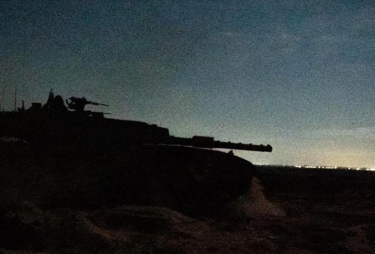 Hezbollah lança míssil contra Tel Aviv e Israel volta a bombardear o ...