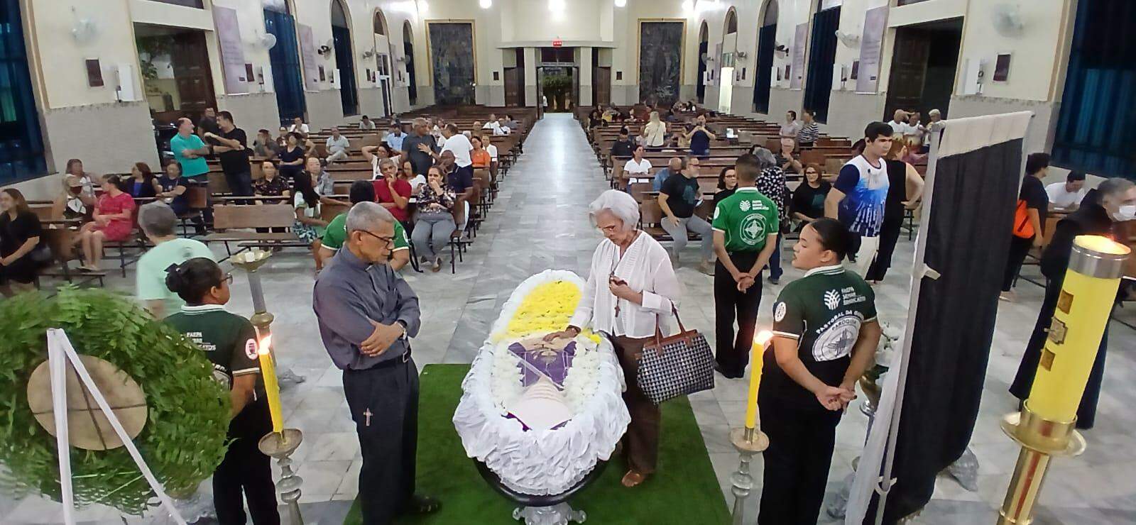 Religiosos e amigos se despedem de Dom José Luís Azcona em Belém ...