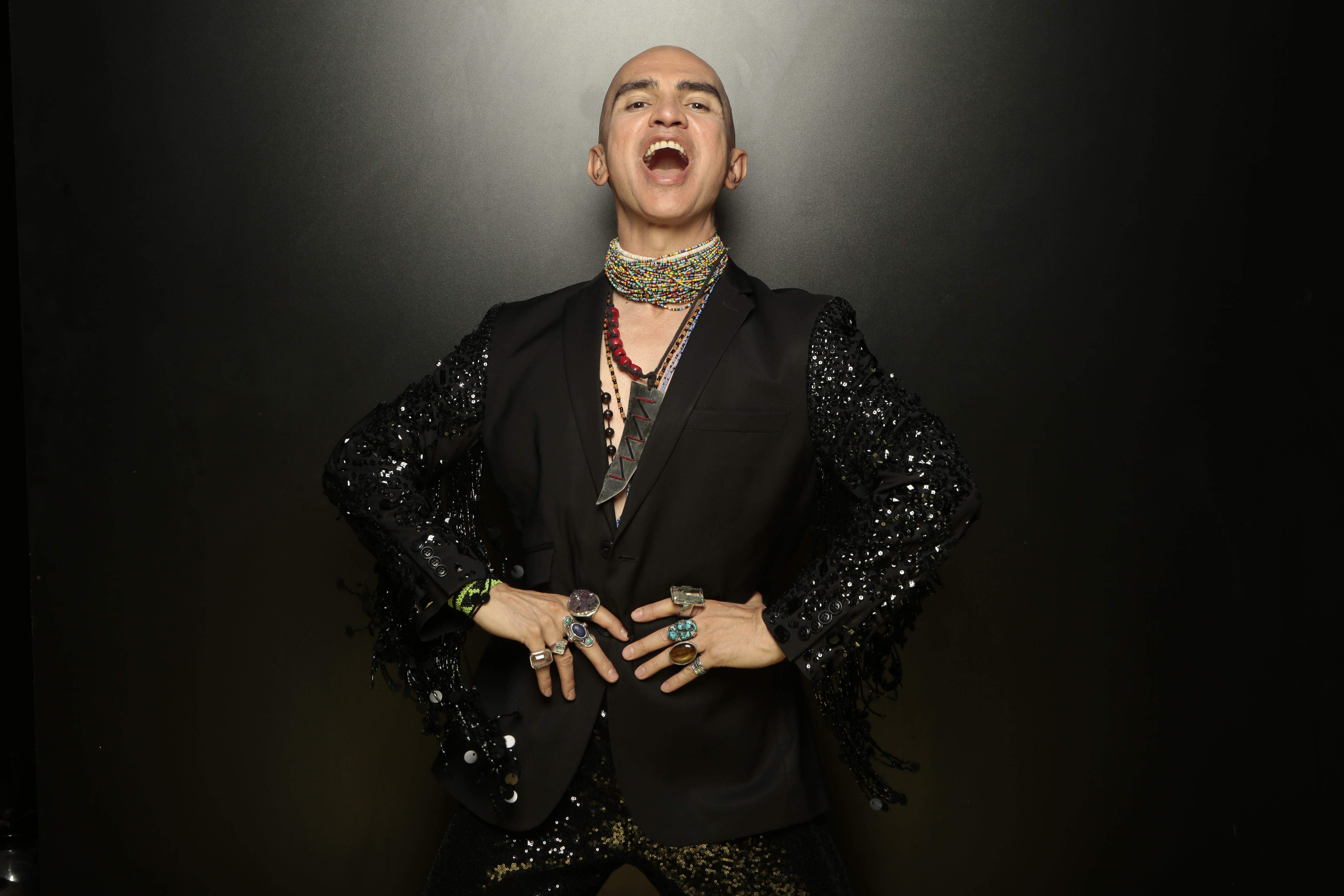 Edson Cordeiro revela-se em ‘Ouve a Minha Voz’, álbum em que celebra a ...